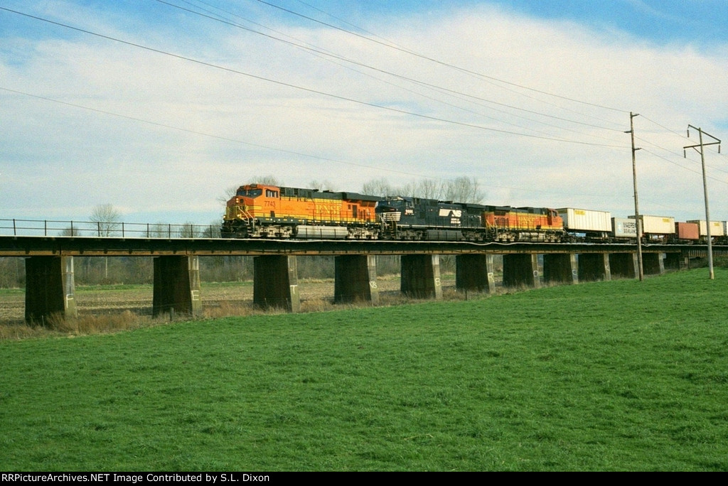 BNSF 7743 West